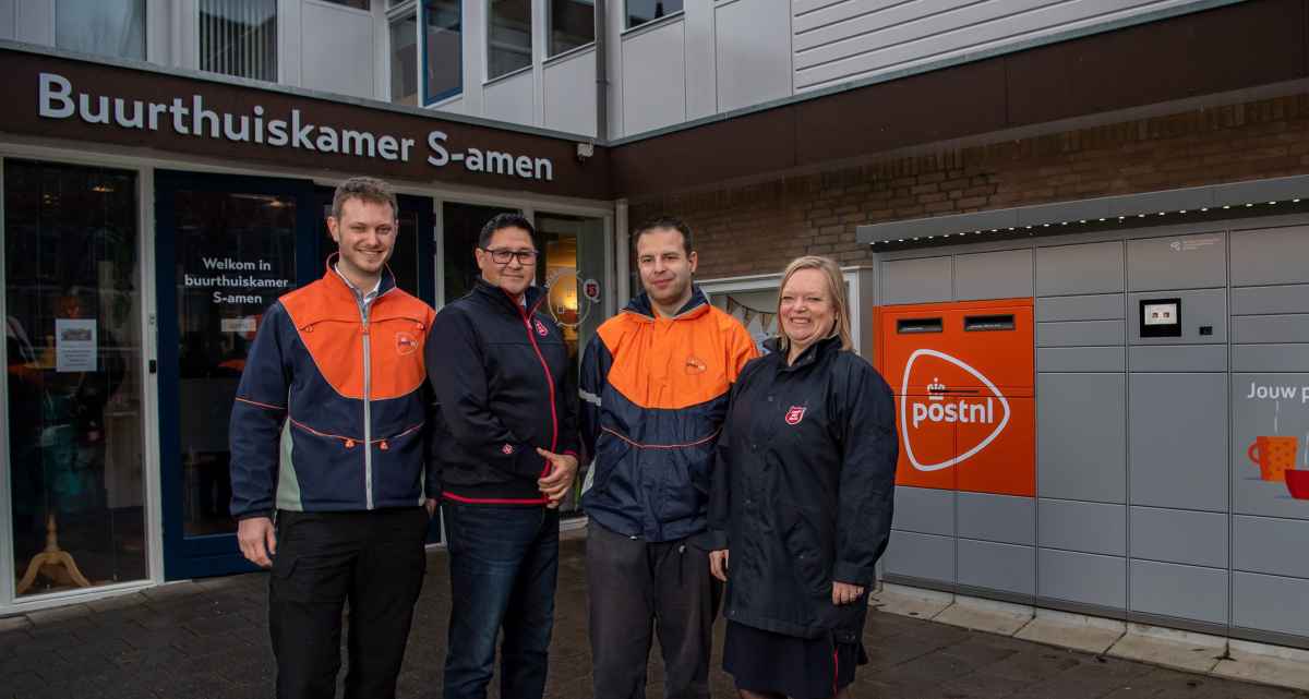 Eerste PostNL pakketautomaat bij buurthuiskamer Leger des Heils - Leger des Heils